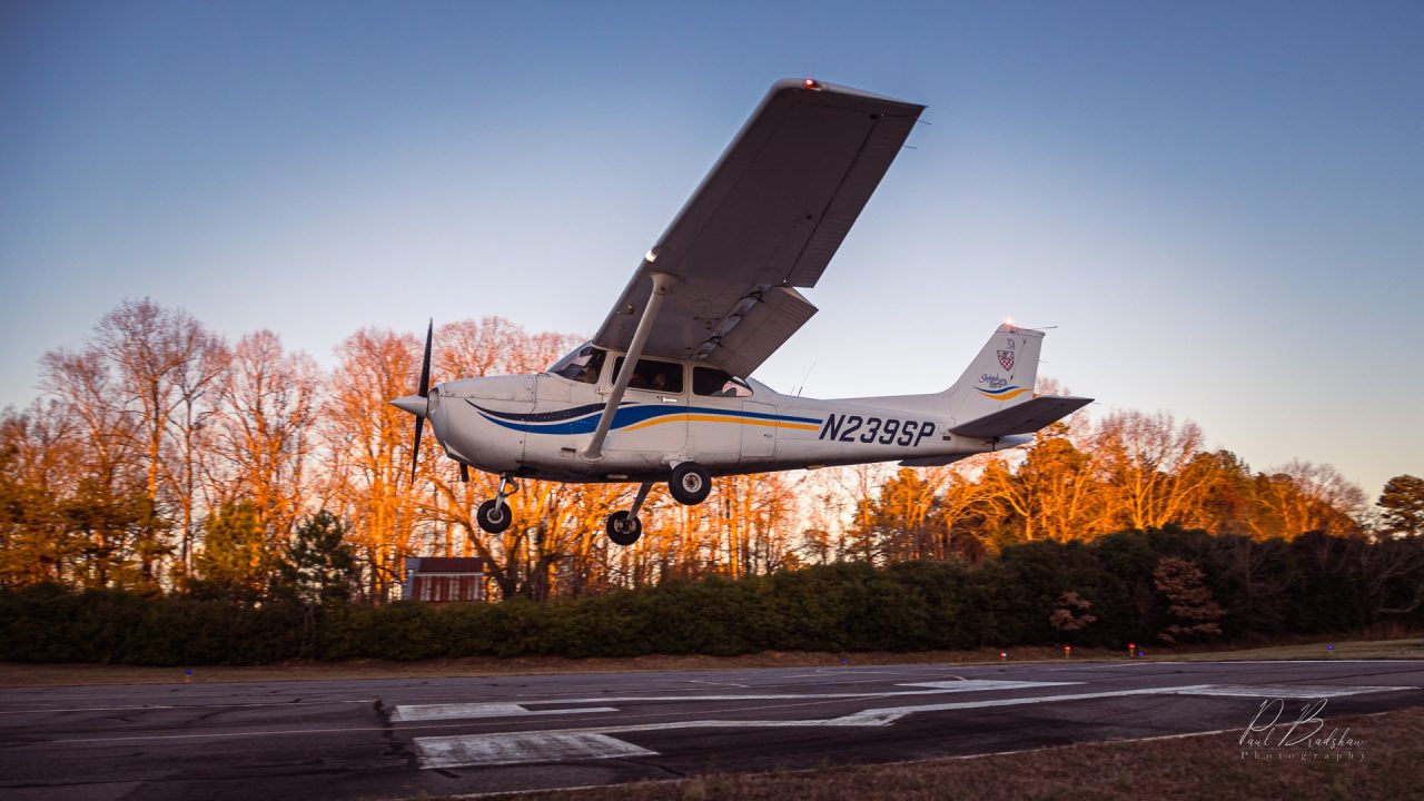 Cessna 172, want a turn? - Race City Flight Operations